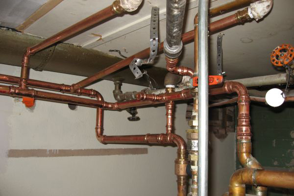 How to Avoid Damp Walls? Master Pipe in Pakistan